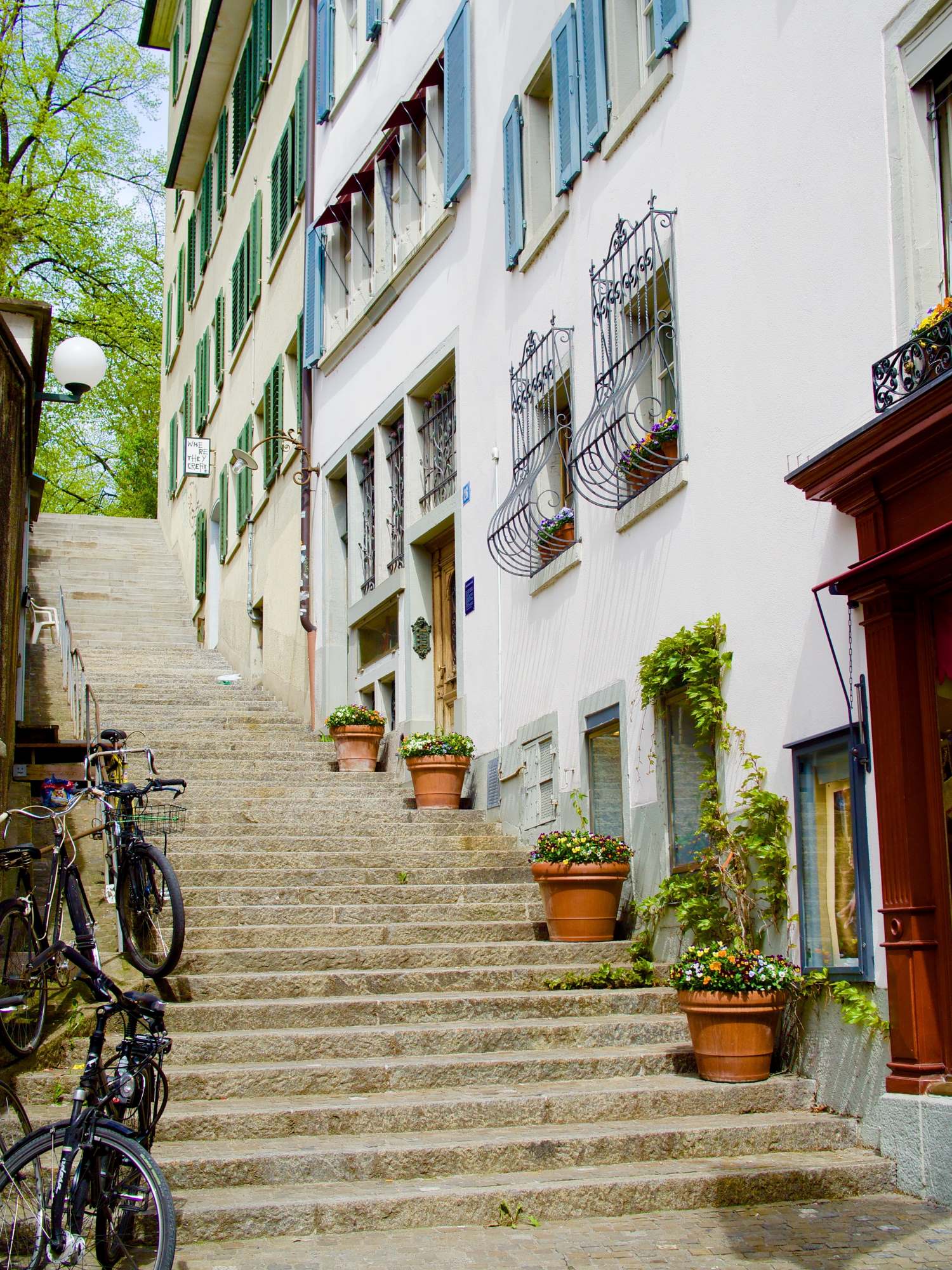 Switzerland: 2025 Guide Zurich on a Budget | #ExperienceTransat