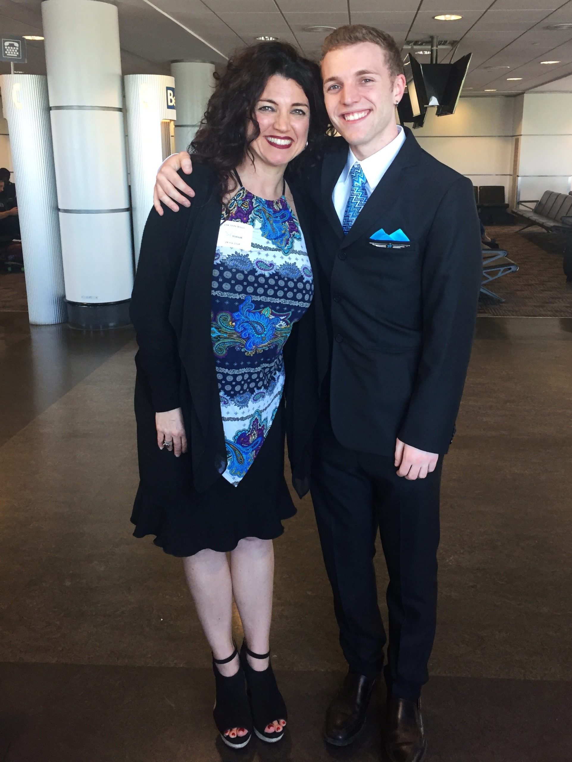 Agents de bord Air Transat: un duo mère-fils se raconte | # ...