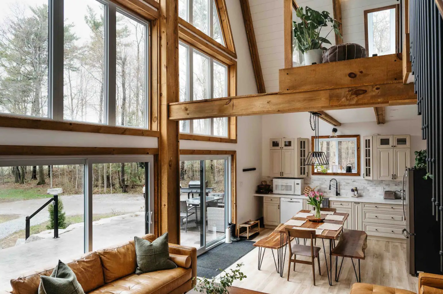 Wood Cabins Stays in Ontario: 2025 Guide | #ExperienceTransat